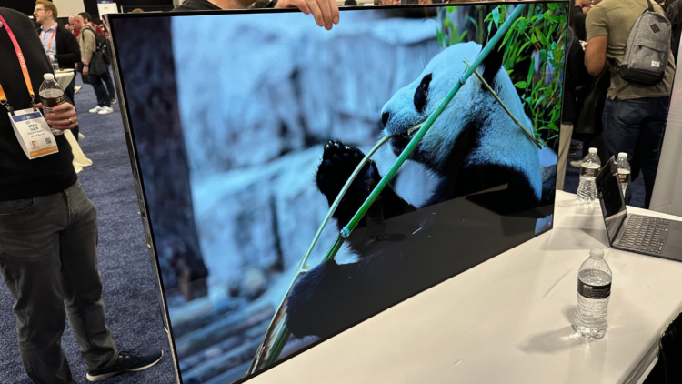 This is the World's first truly wireless smart TV - HU