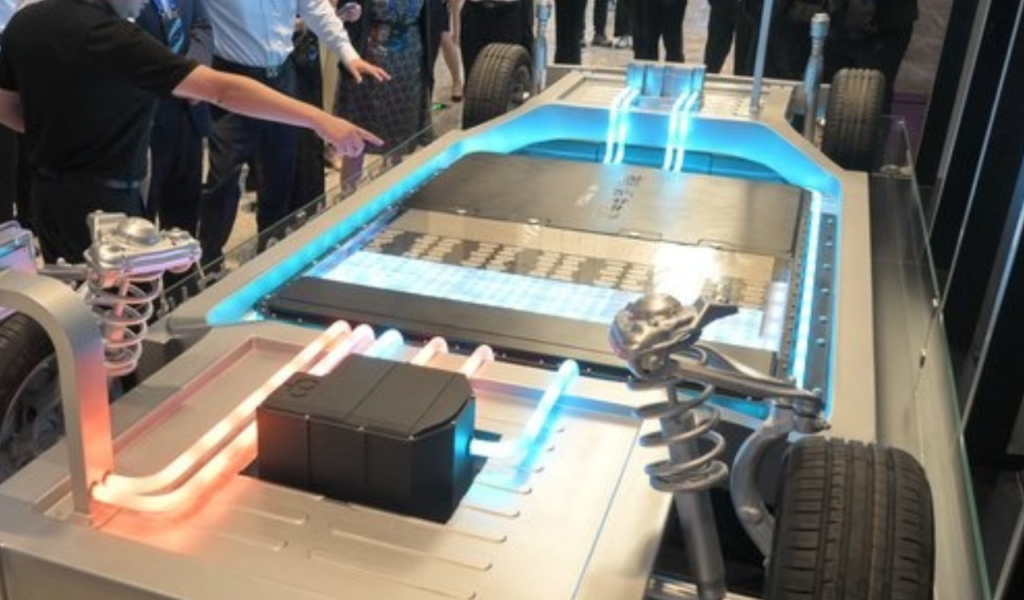 CATL Unveils 400 km Range Battery with 10-minute Charging Time - HU